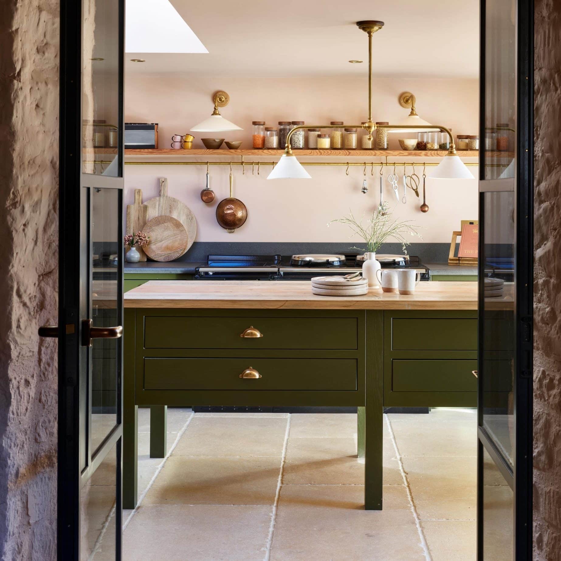 The Timeless Appeal of In-Frame Kitchens: A Designer’s Way