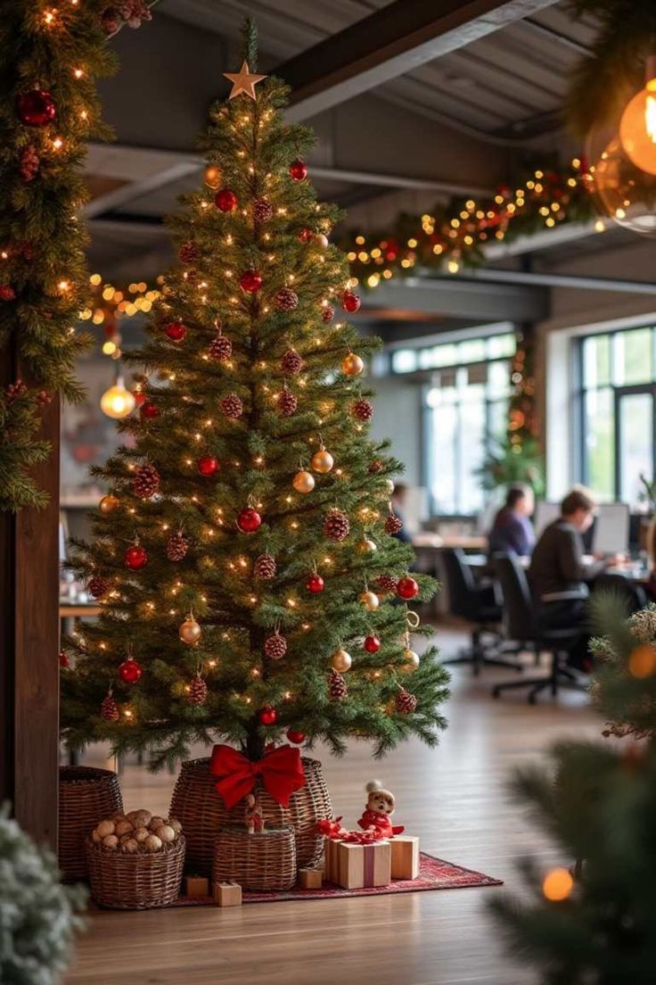 Involving Your Team in Planning Office Christmas Decor