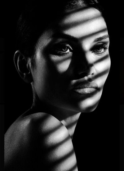 5 photography poses woman Must Try for Striking Images