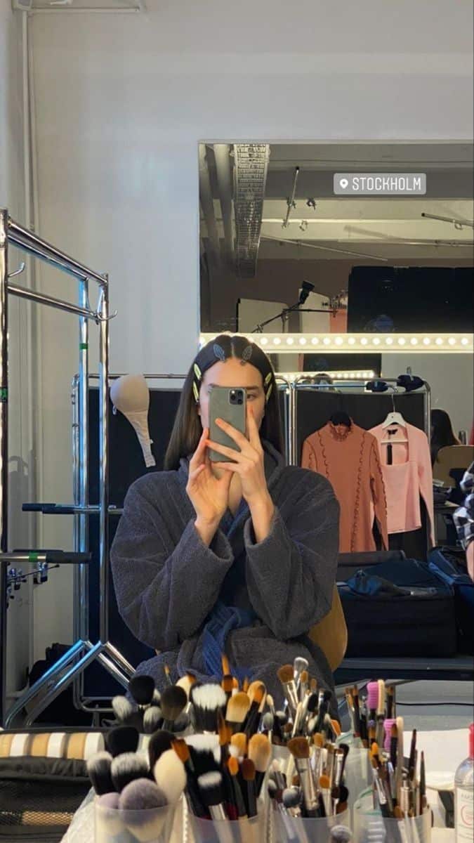 5 Easy Instagram Story Tricks to Get More Views & Reactions|