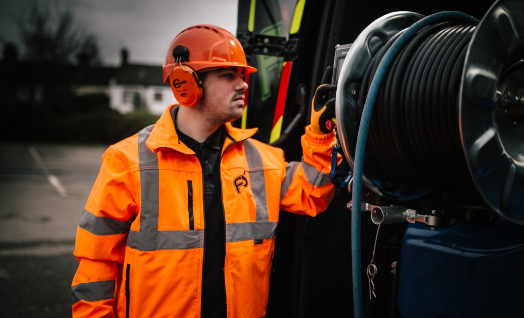 Warning Signs of a Clogged Drain: Early Indicators & Risks