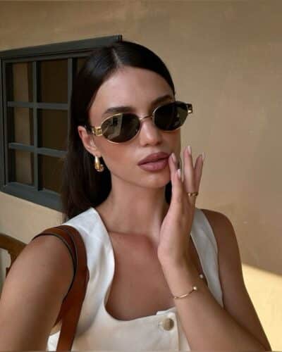 Selfie Poses: Essential Tips for Perfecting Your Photos