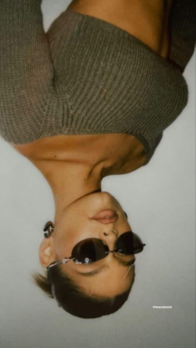 Selfie Poses: Essential Tips for Perfecting Your Photos