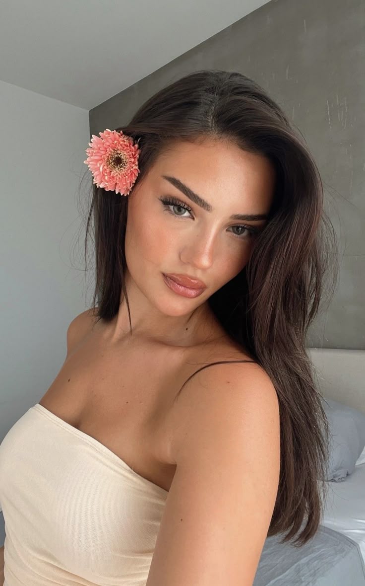 Selfie Poses: Essential Tips for Perfecting Your Photos