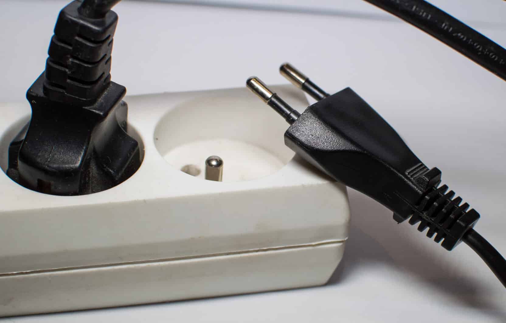 How to Wire Sockets Using Twin and Earth Cable