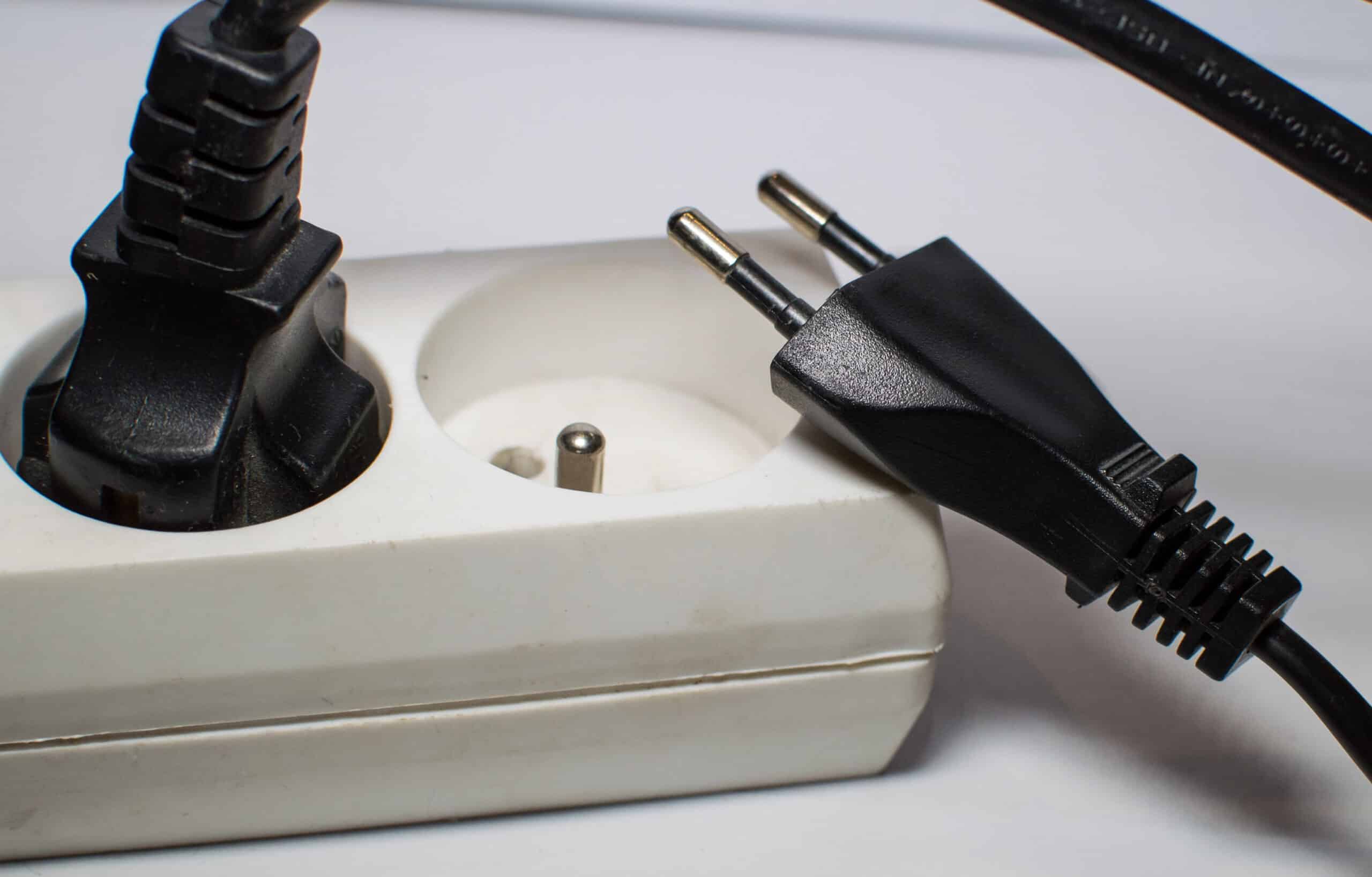 How to Wire Sockets Using Twin and Earth Cable