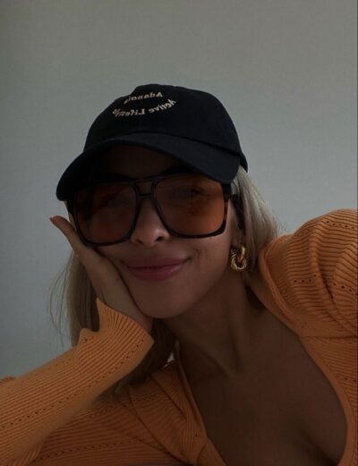 Selfie Poses: Essential Tips for Perfecting Your Photos