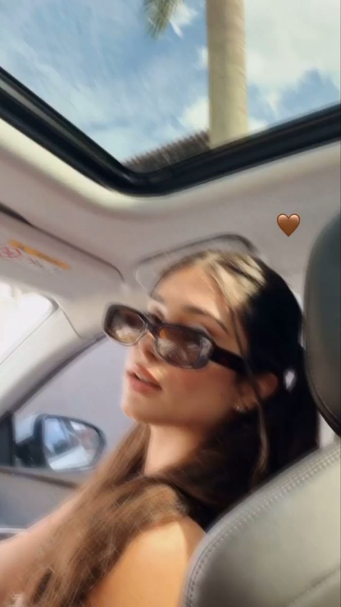 Selfie Poses: Essential Tips for Perfecting Your Photos