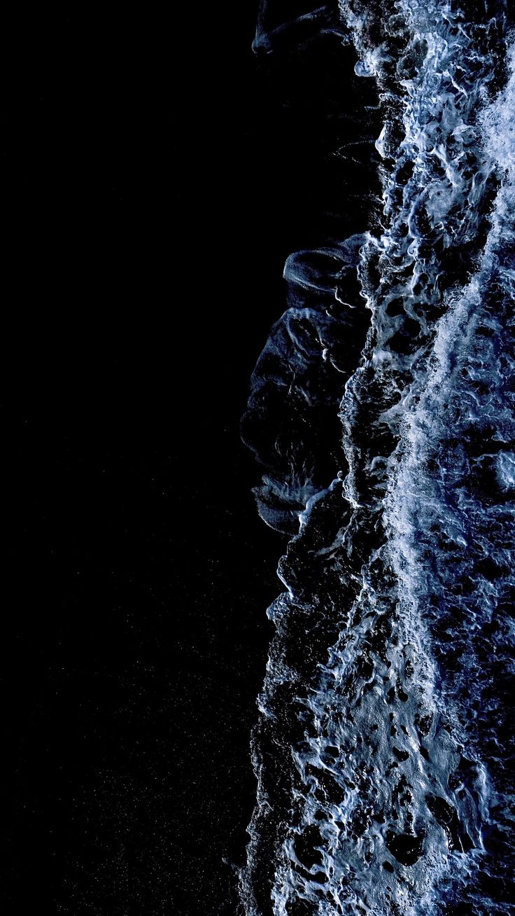 Maximize Battery Life and Style with iPhone Dark Wallpapers