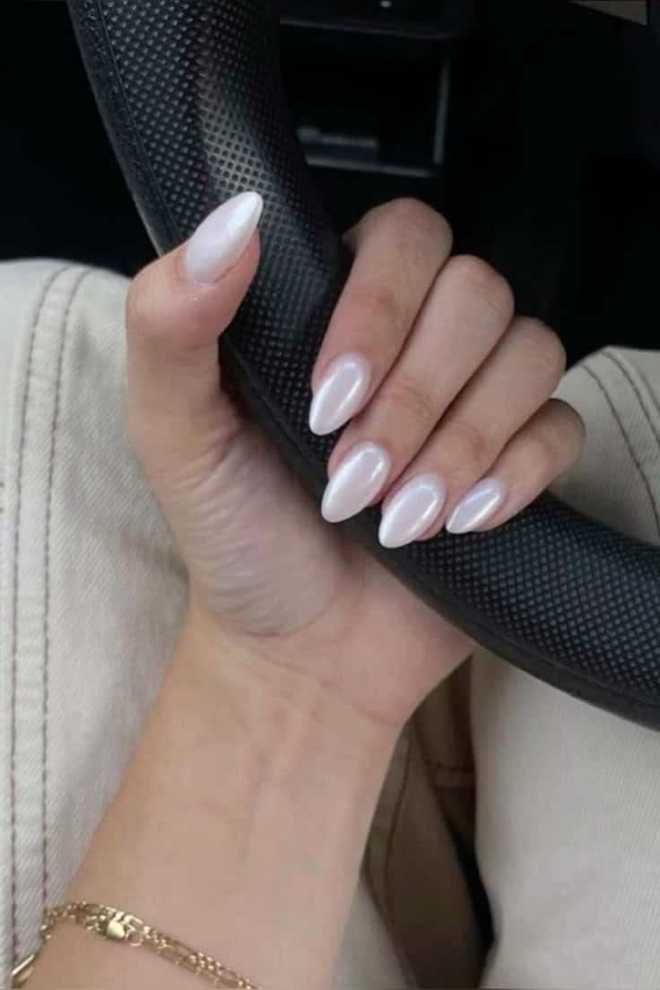 Chic and Simple: 10 Rounded Nail Designs to Try