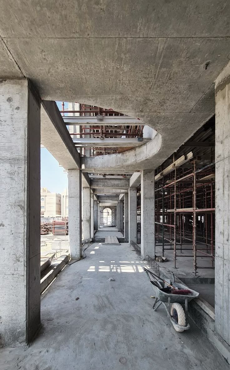 How Precast Concrete Columns Improve Building Durability