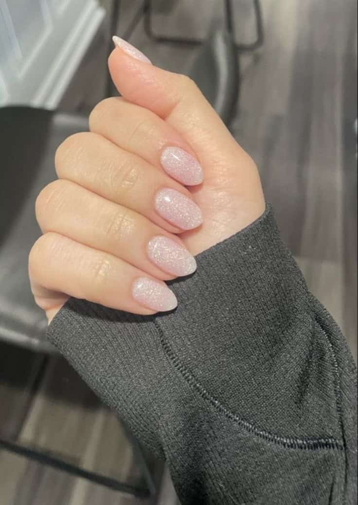 Chic and Simple: 10 Rounded Nail Designs to Try