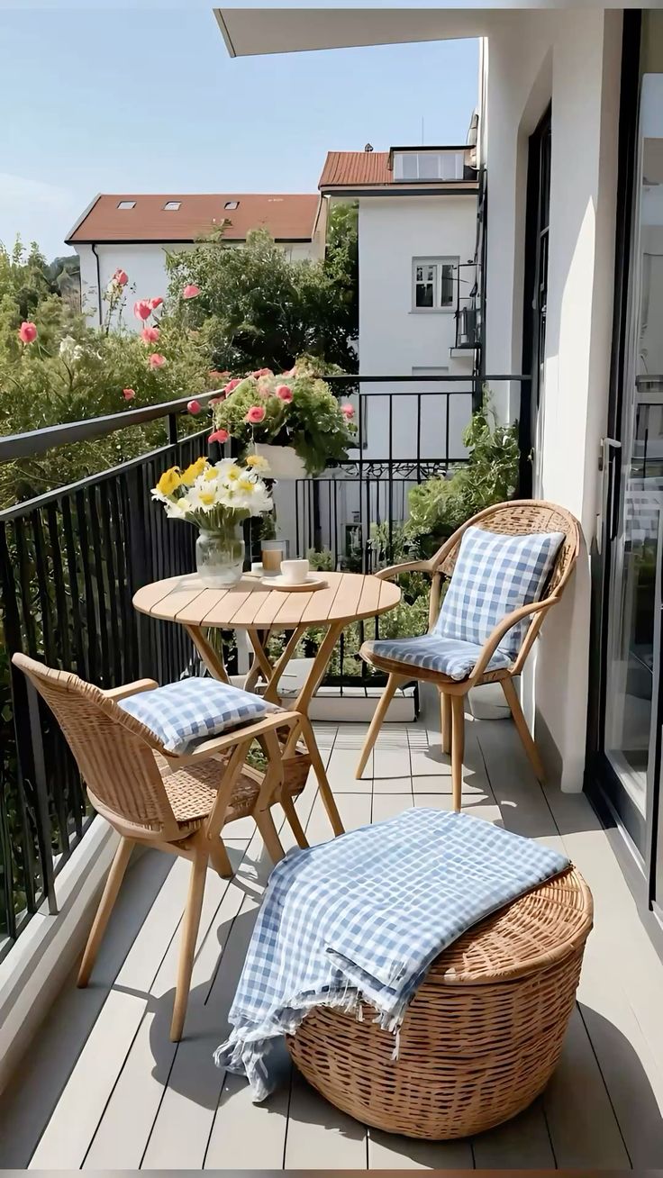 5 Stylish Ideas for Balcony and Terrace Styling