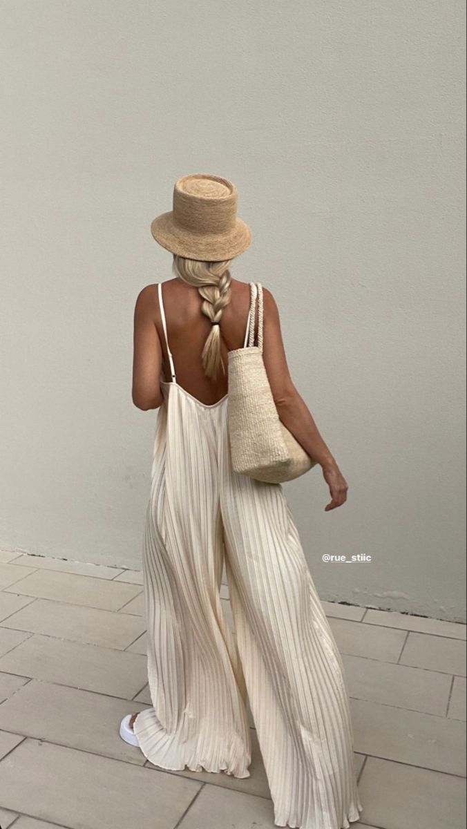 Beach Outfits for Women: Comfort, Style, Confidence