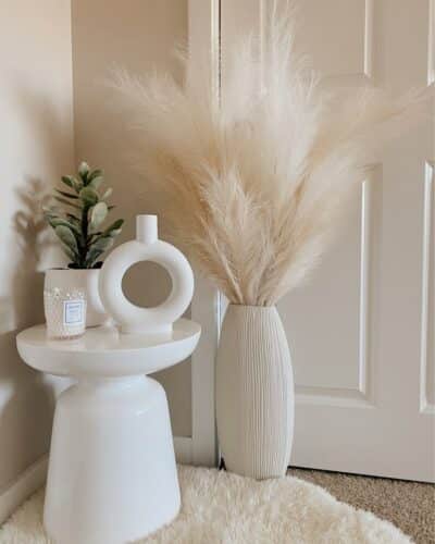 How to Choose the Right Height and Size for Your Side Table
