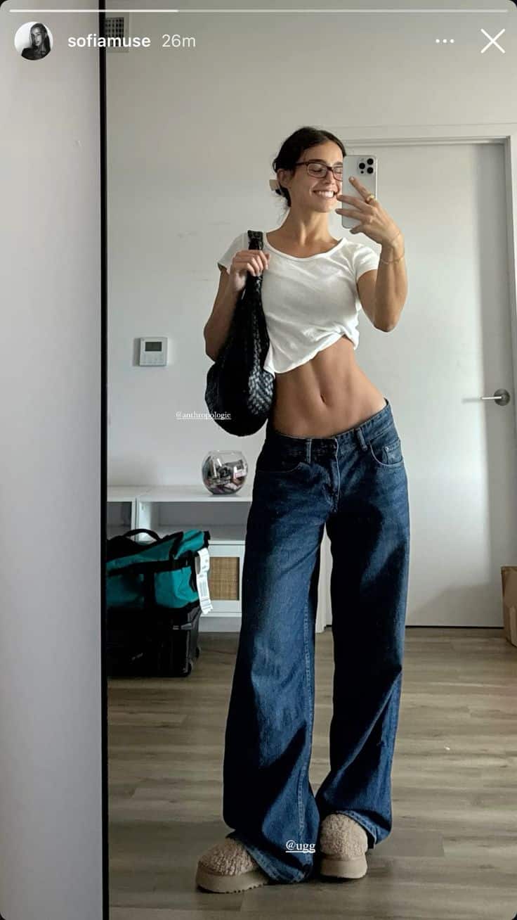 Best Poses and Tips for a Successful Fit Check