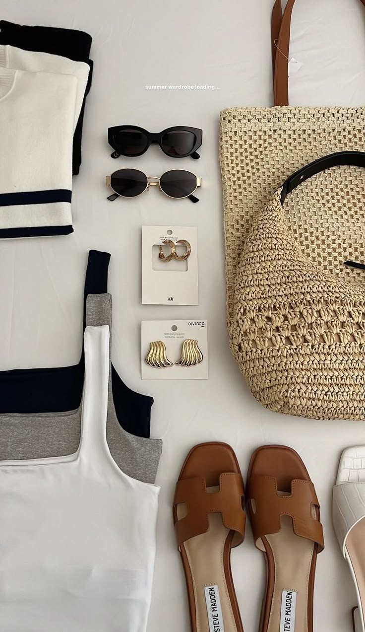 How to Build the Perfect Summer Vacation Capsule Wardrobe