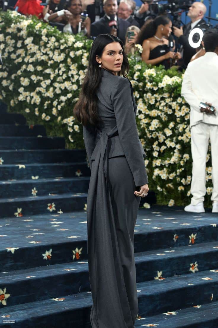 How to Dress Confidently and Elegantly for Special Events