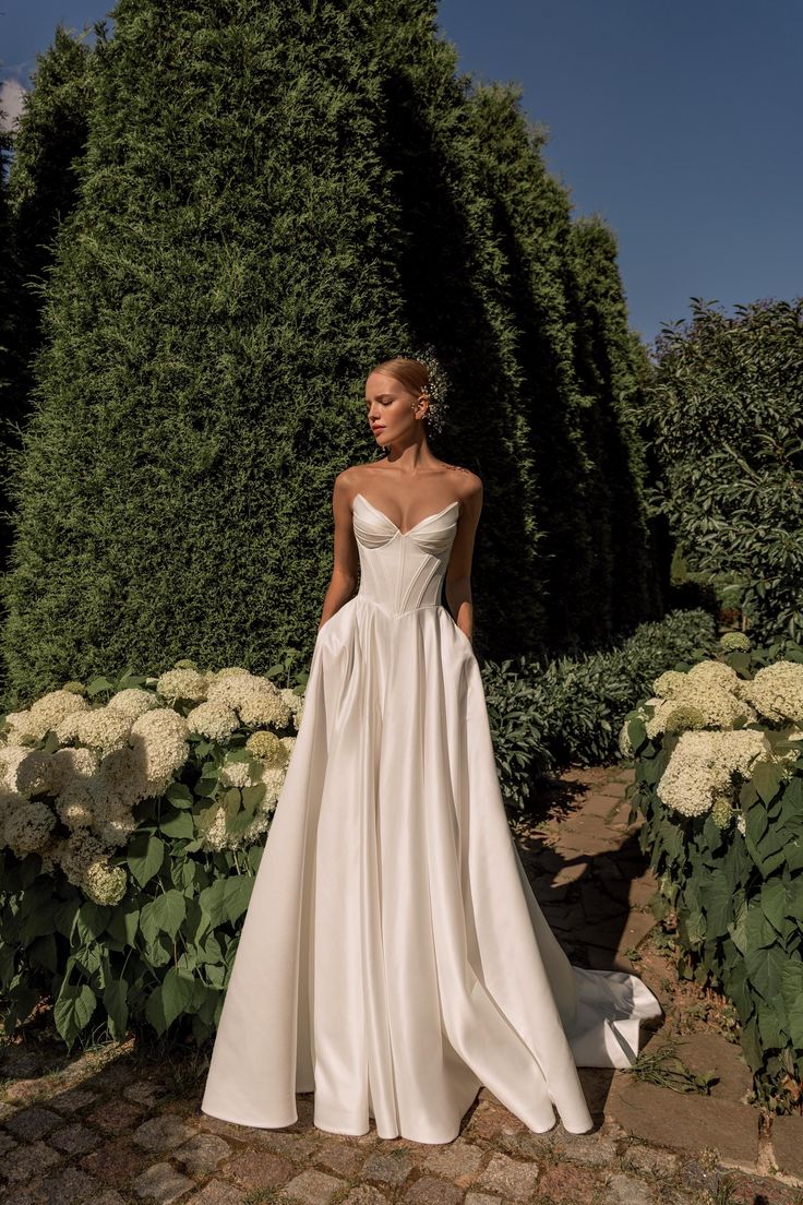 How to Dress Confidently and Elegantly for Special Events