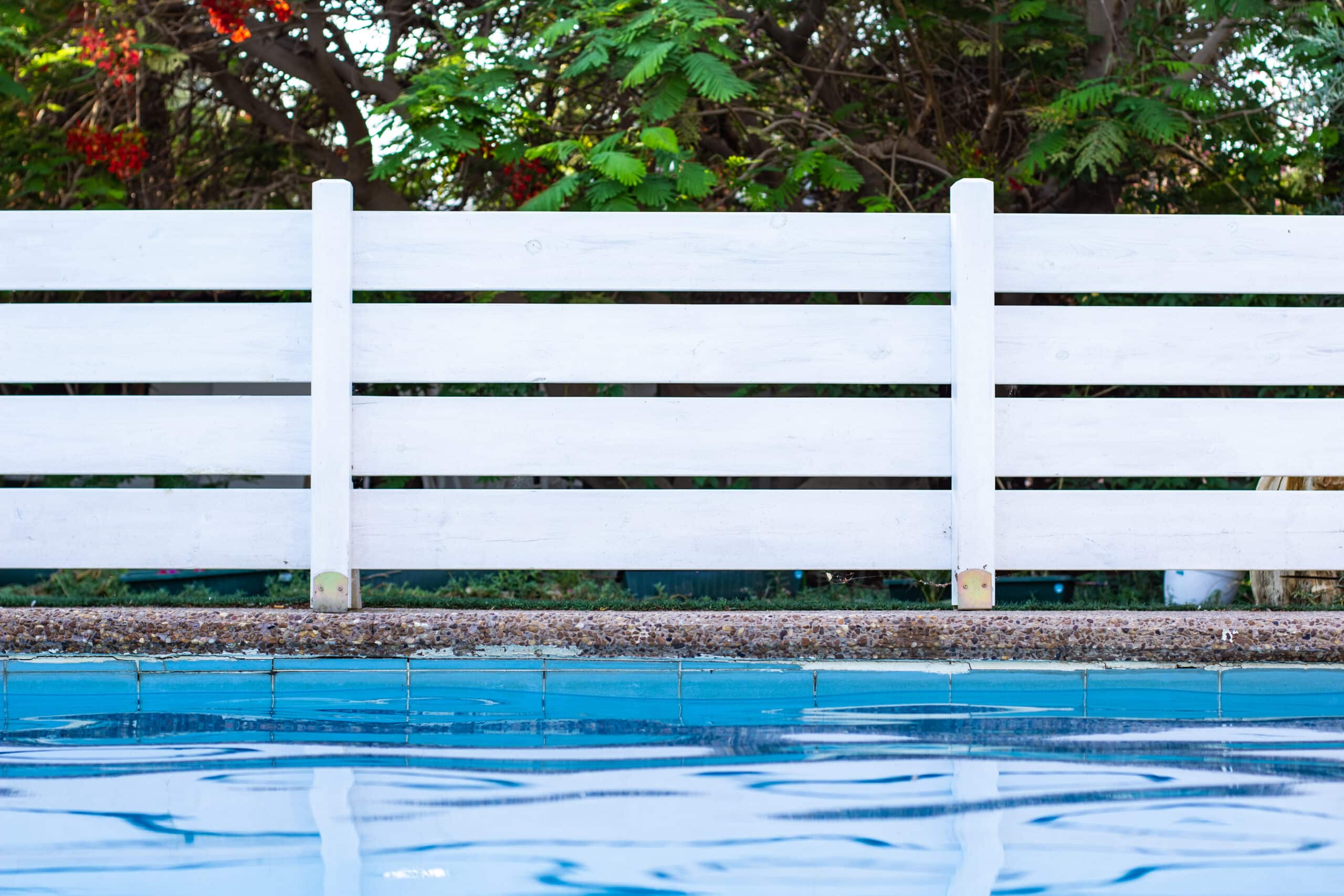 Top 9 Reasons to Install Pool Fencing This Summer