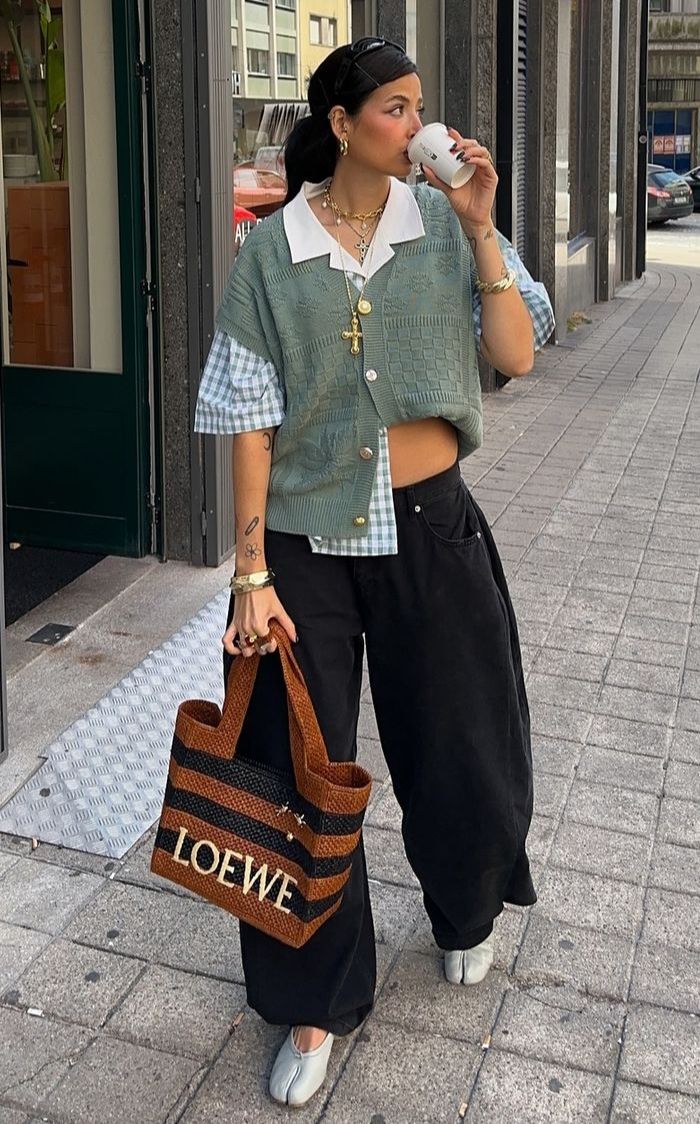 The Ultimate Elegance Guide to Wearing Oversized Clothes