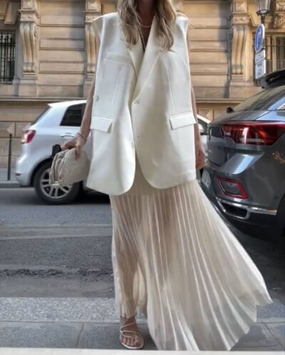 Essential Outfits for a Timeless Minimalist Look
