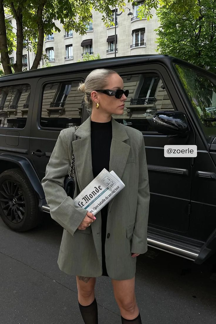 The Ultimate Elegance Guide to Wearing Oversized Clothes