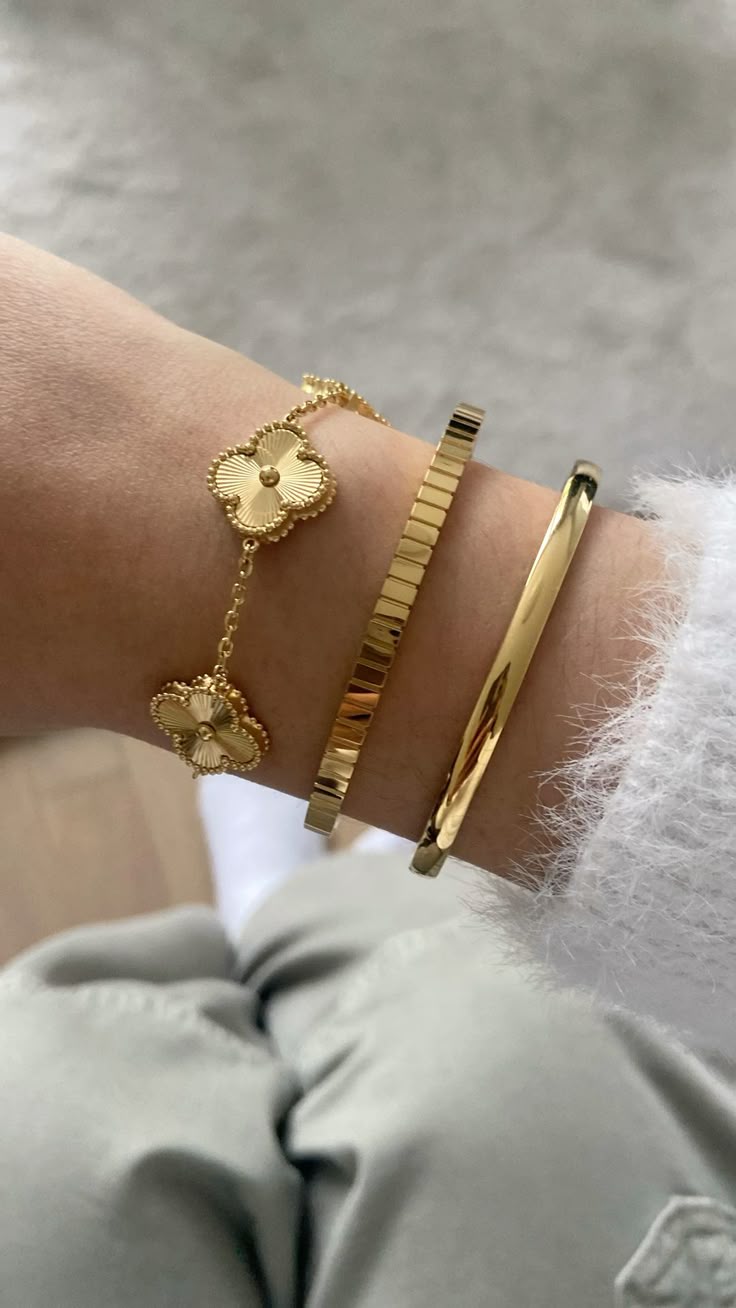 How to Choose the Perfect Jewelry for Girls of All Ages
