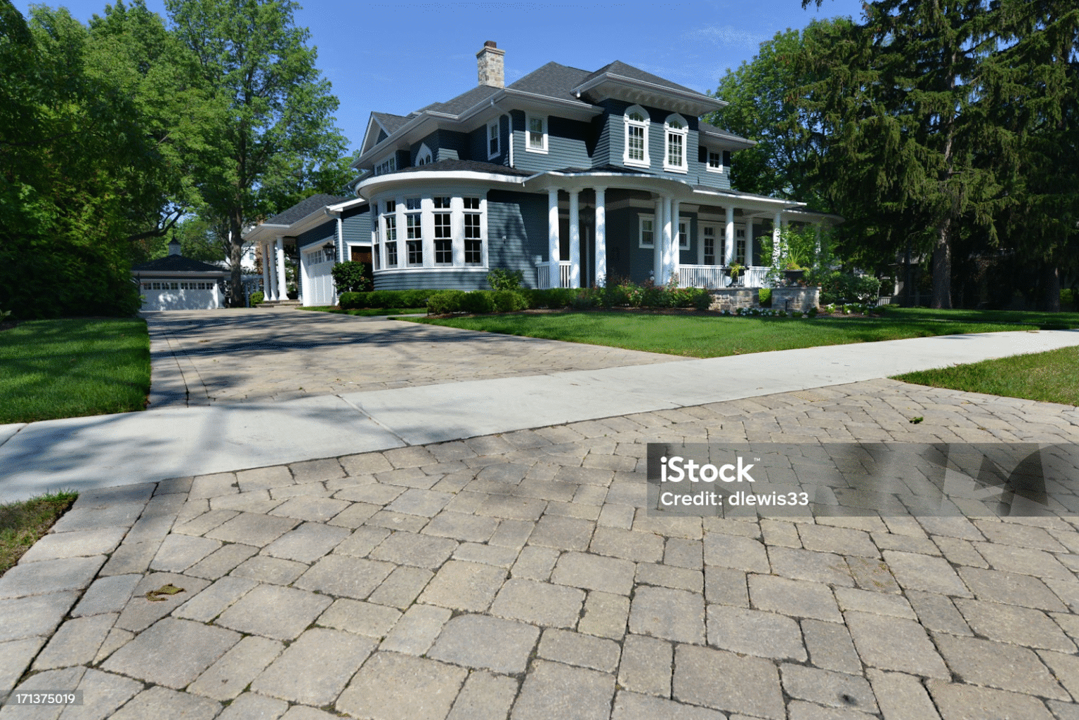7 Costly Mistakes to Avoid When Paving Your Driveway