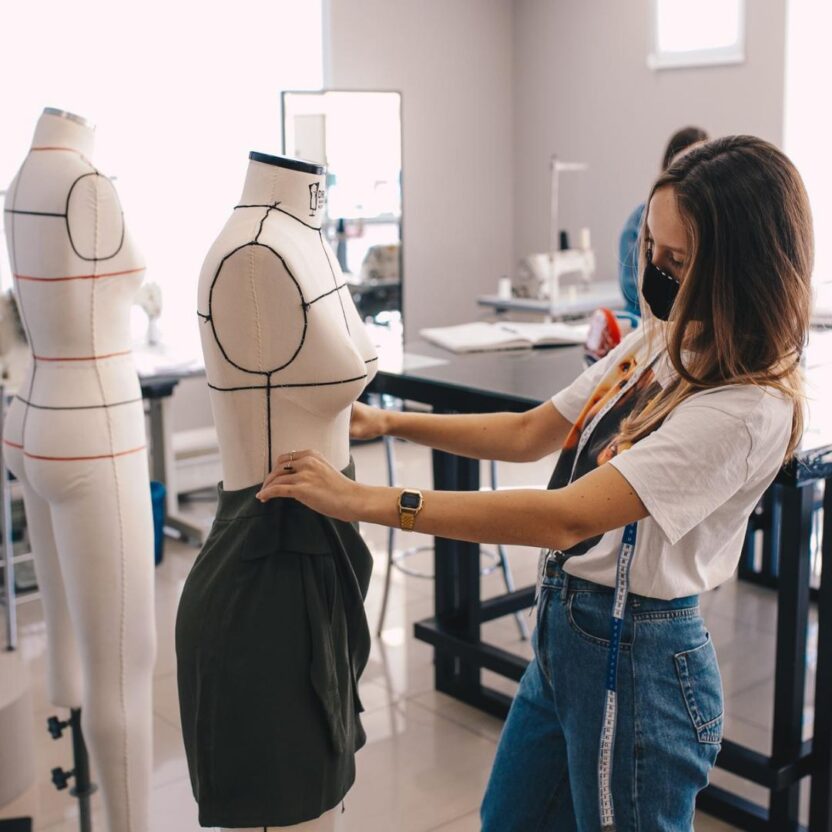 Best Fashion Design Programs for Aspiring Creatives in 2025