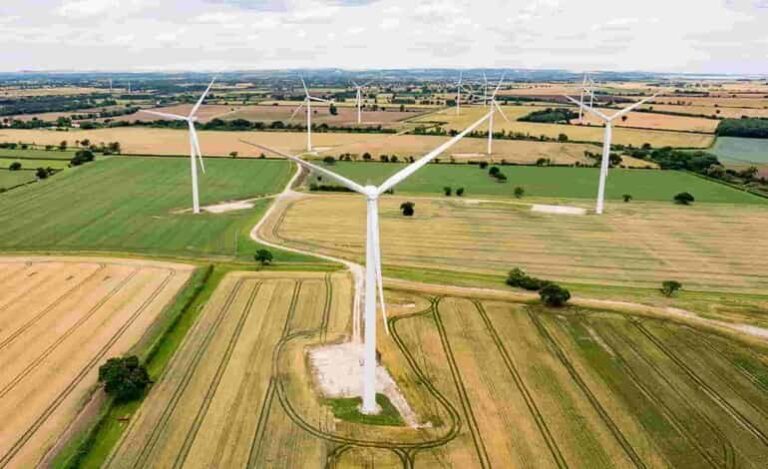 Why Horizontal Axis Wind Turbines Are Ideal for Agriculture